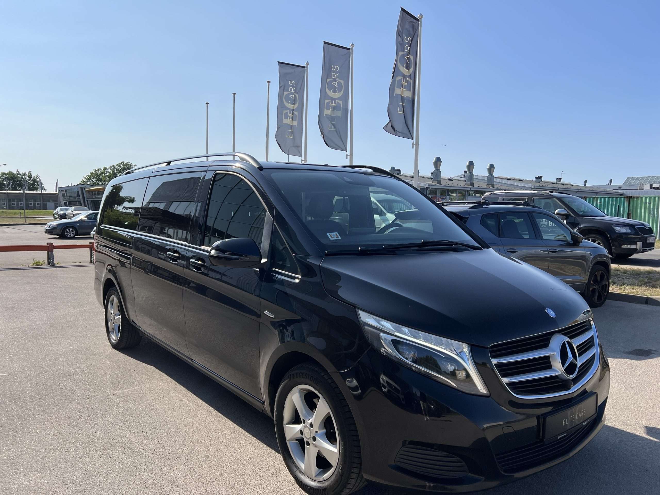 Mercedes-Benz V220d Extra Long 2017 - Elite Cars