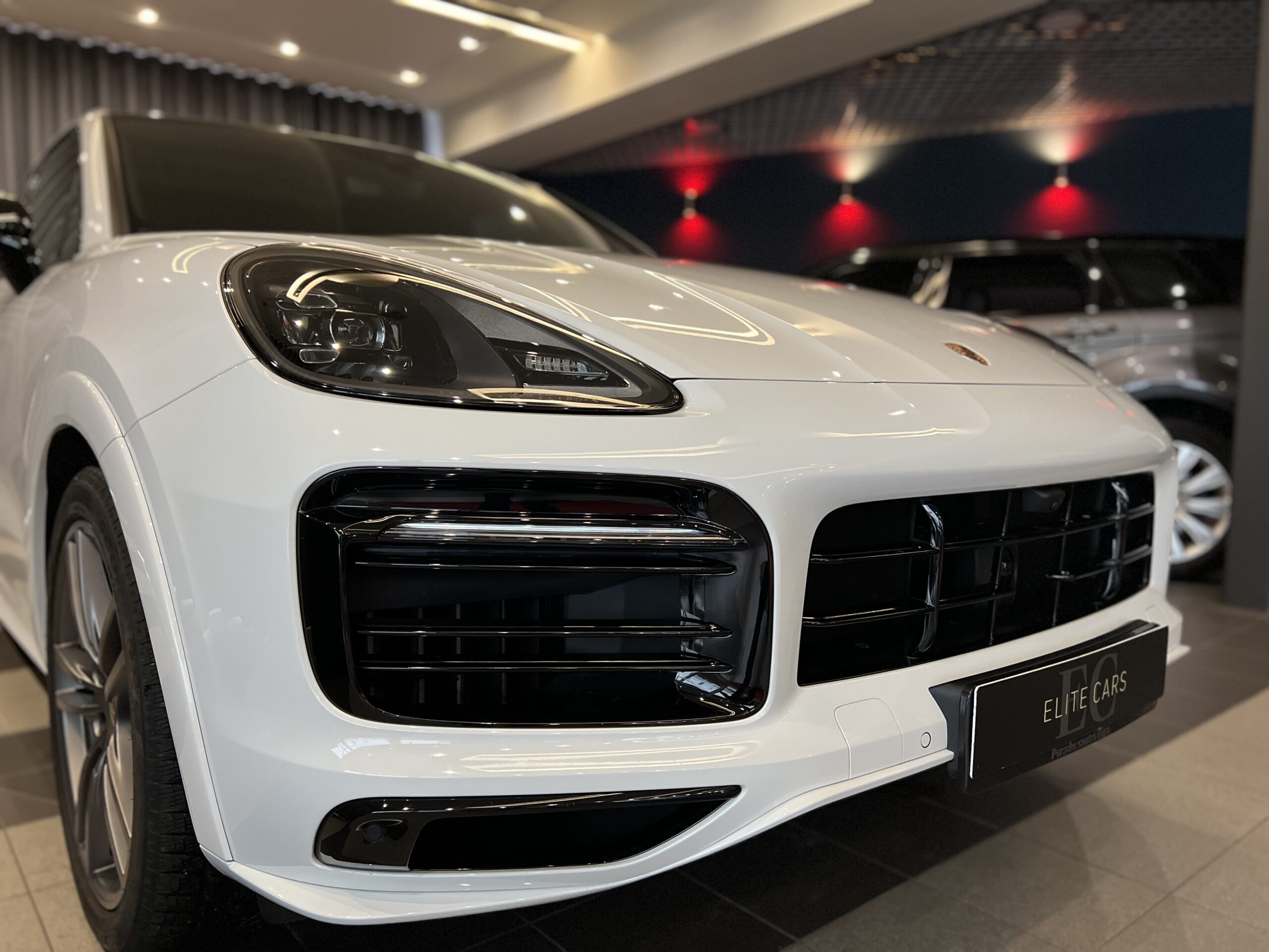 Porsche Cayenne Coupe Platinium Editon 2023 - Elite Cars