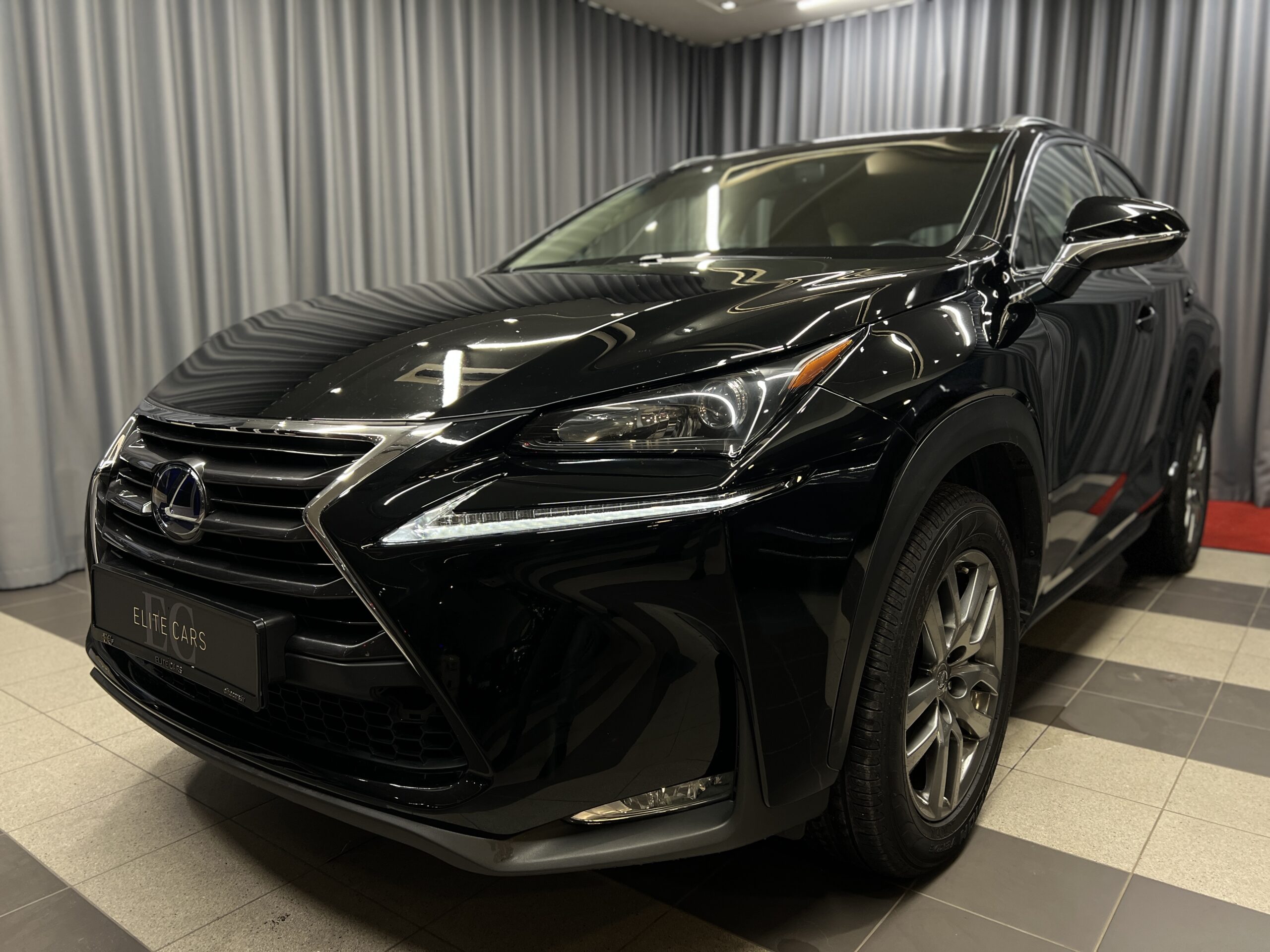Lexus NX 300H 2016 - ELITECARS