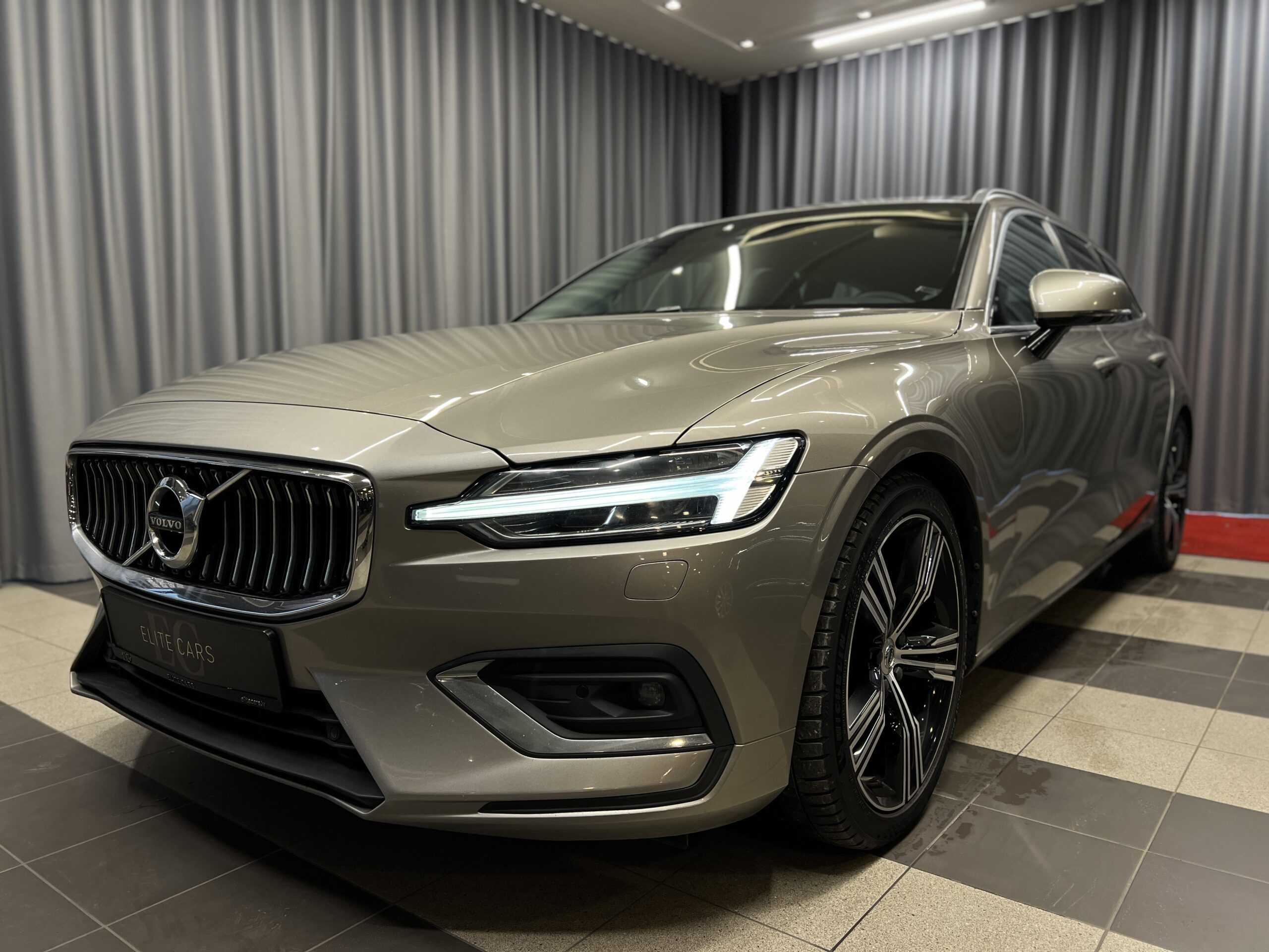 Volvo V60 2018 - Elite Cars