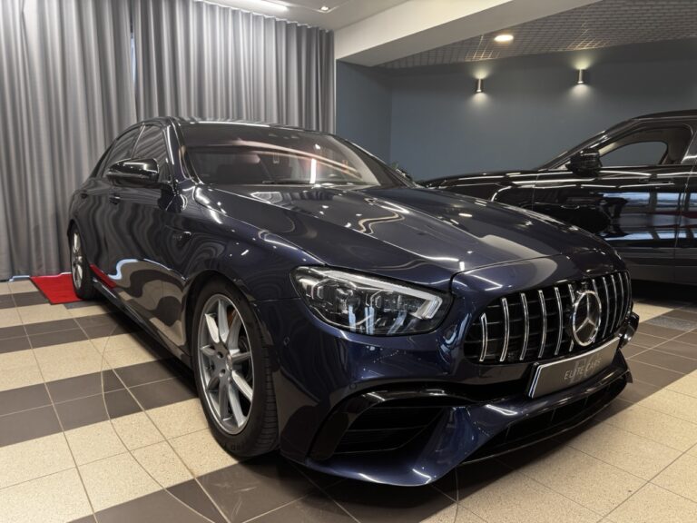 Mercedes-Benz E300 2020 - ELITECARS