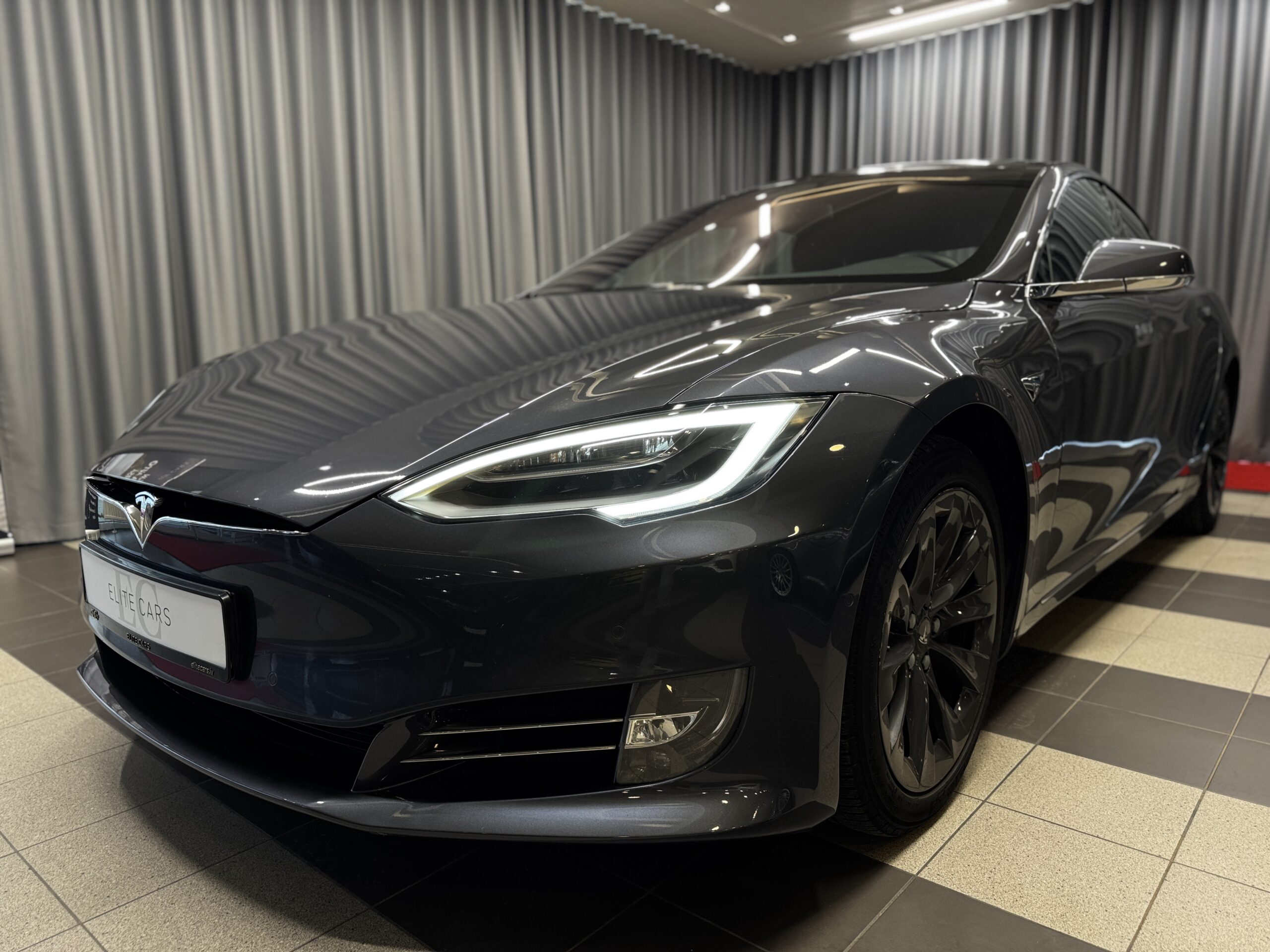 Tesla Model S 2018 - Elite Cars