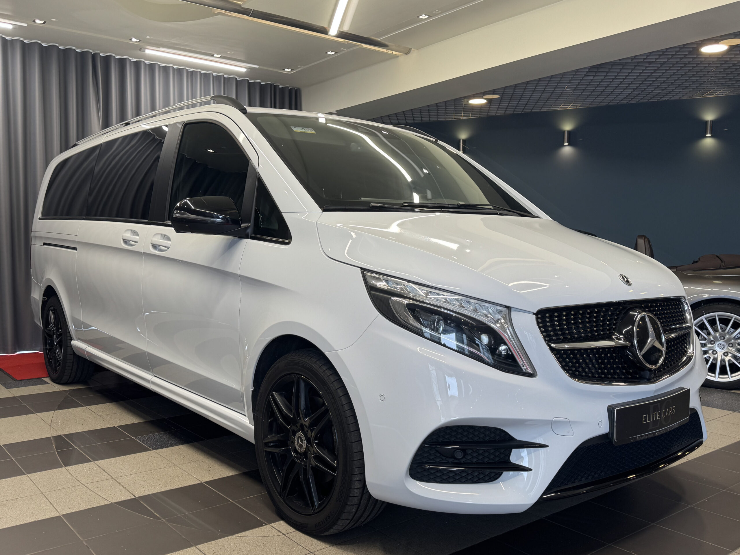 Mercedes-Benz V250 2022 - Elite Cars