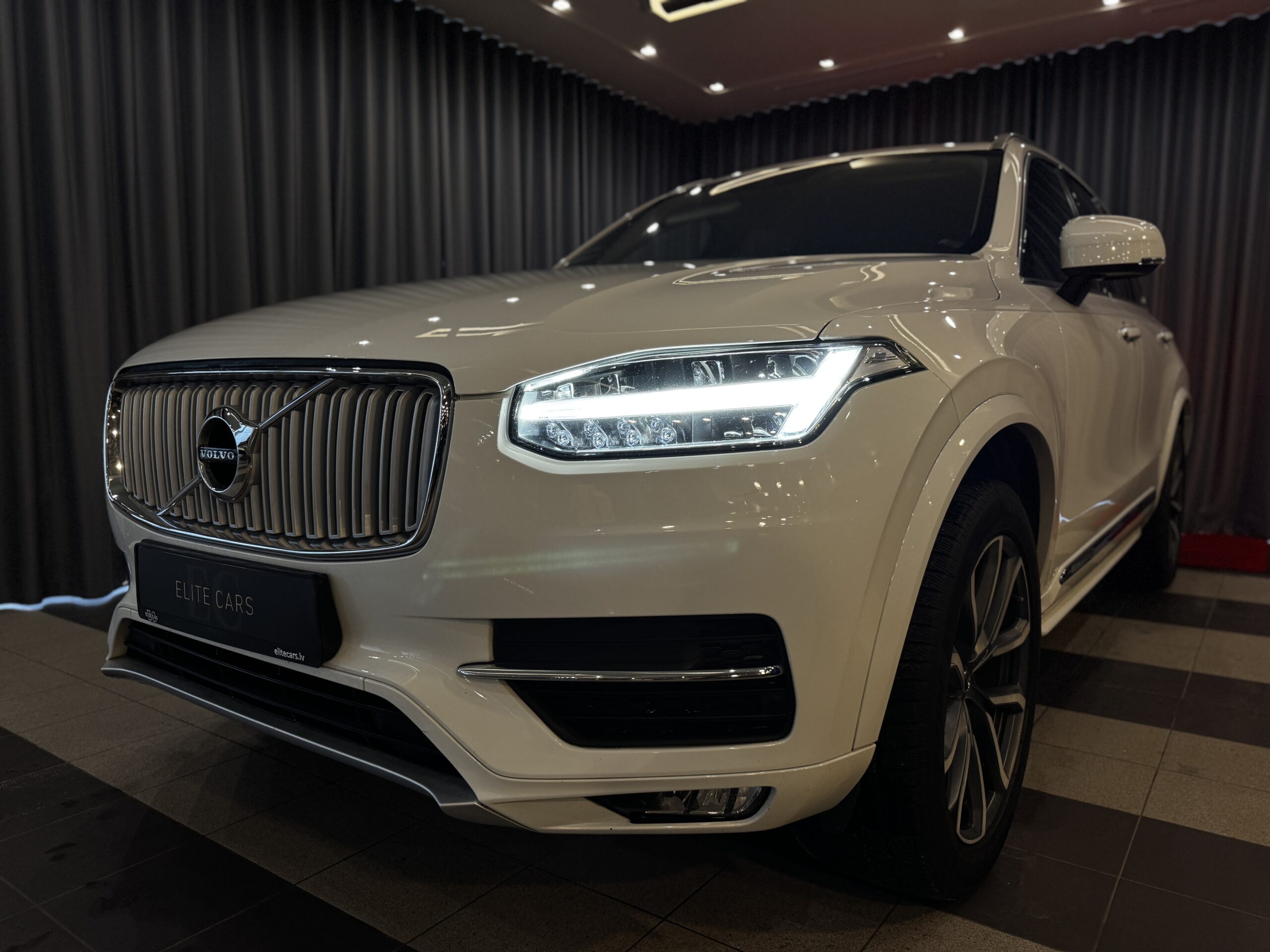 Volvo XC90 2018 - ELITECARS