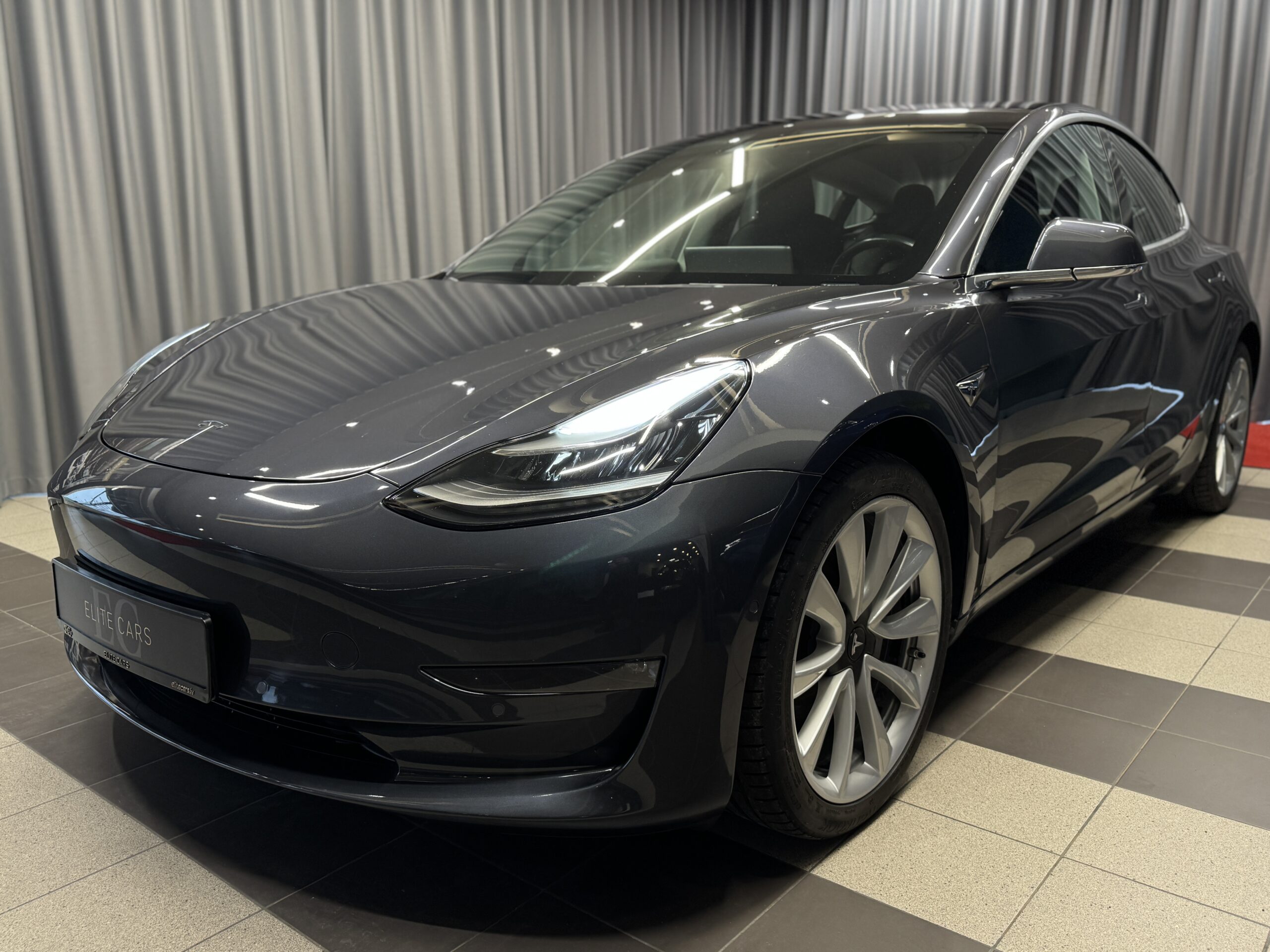 Tesla Model 3 2019 - ELITECARS