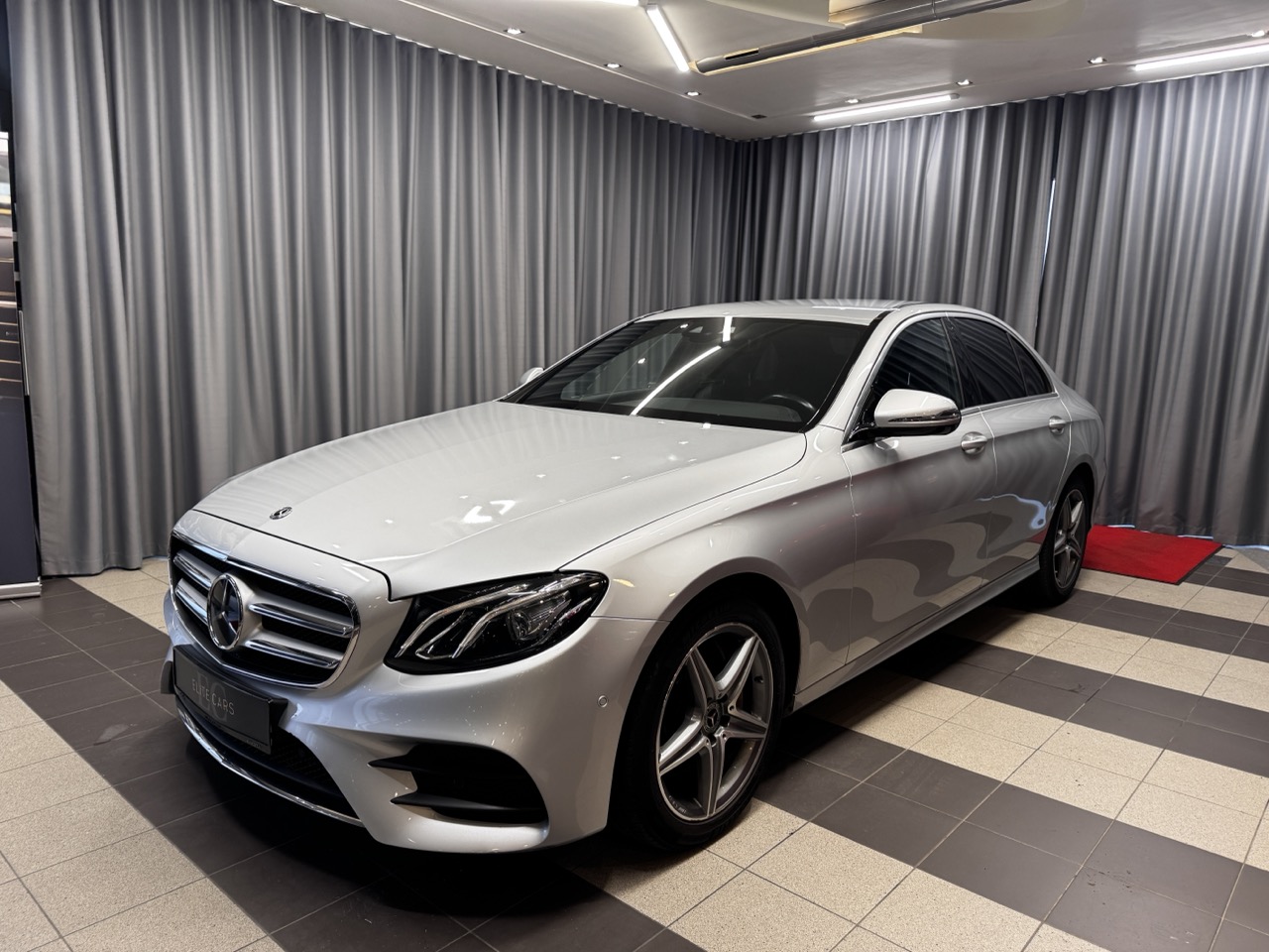 Mercedes-Benz e200 2019 - Elite Cars